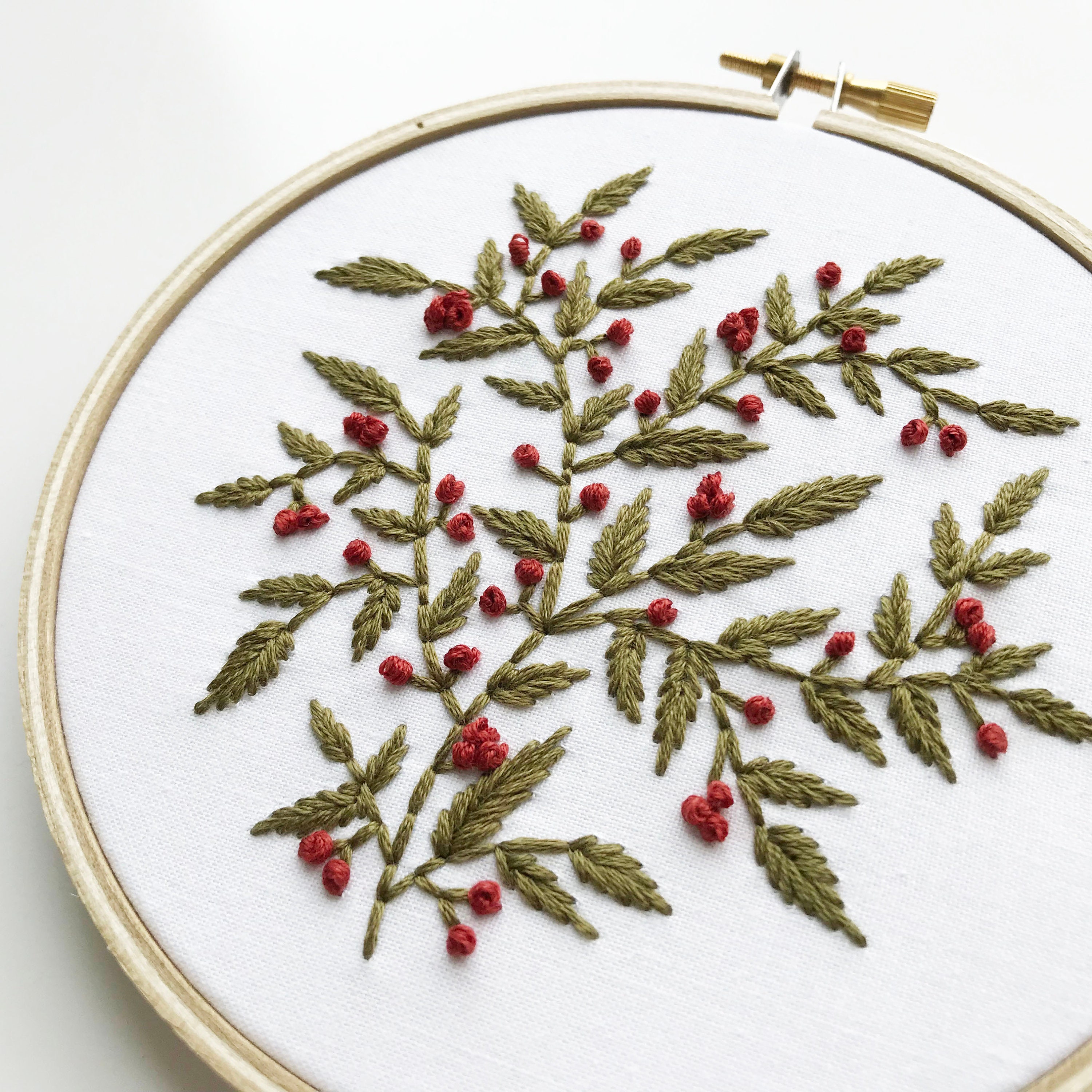 December Floral Embroidery Pattern / Holly Embroidery Pattern - Etsy