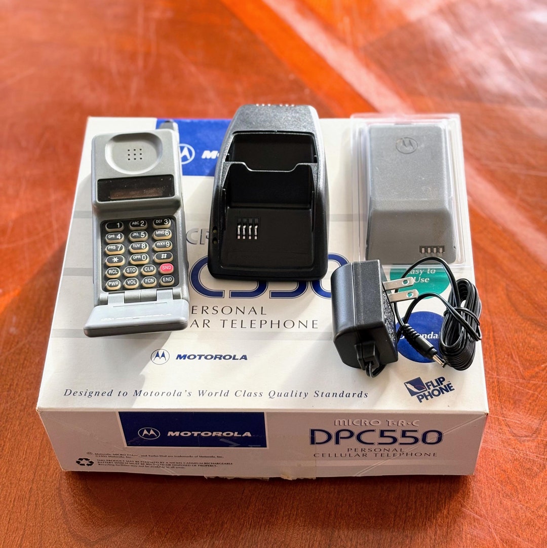 Vintage Motorola DPC550 Mobile Phone in Original Box With Accessories ...