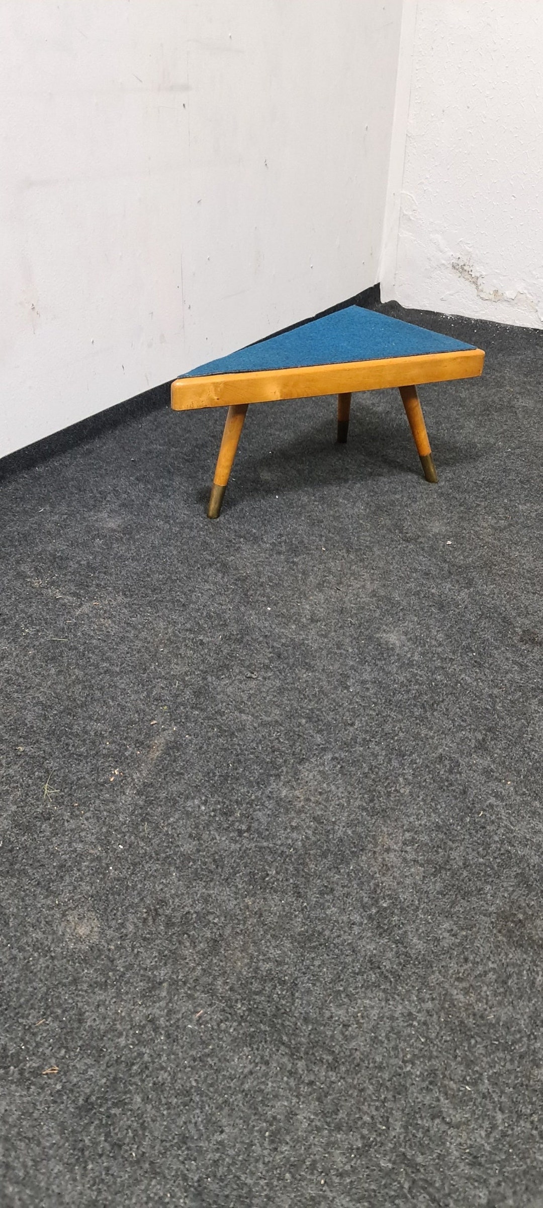 Vintage 50s Side Table: Triangle Accent Table - Etsy