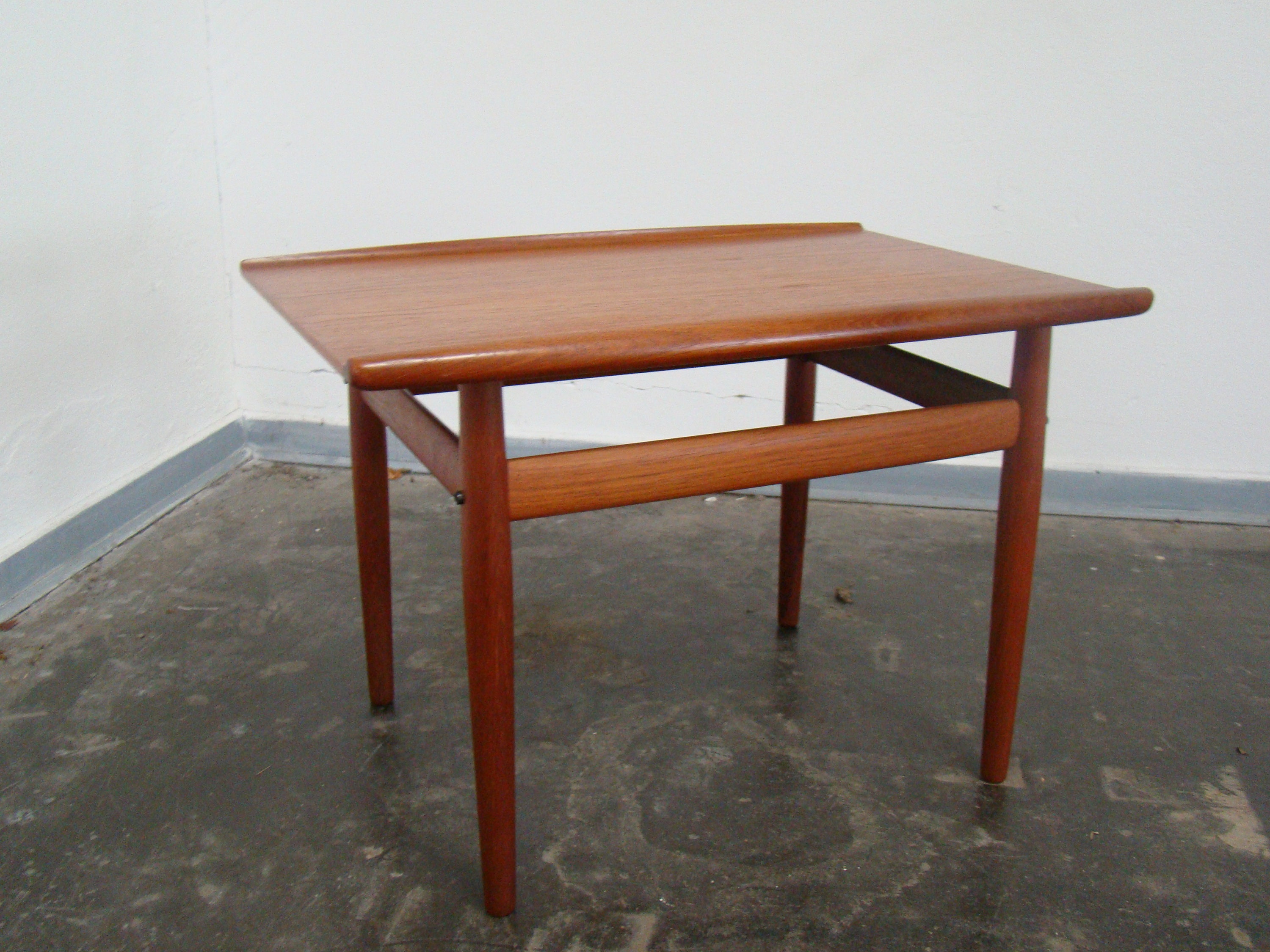 Vintage Danish design side table by Grete Jalk for Glostrup