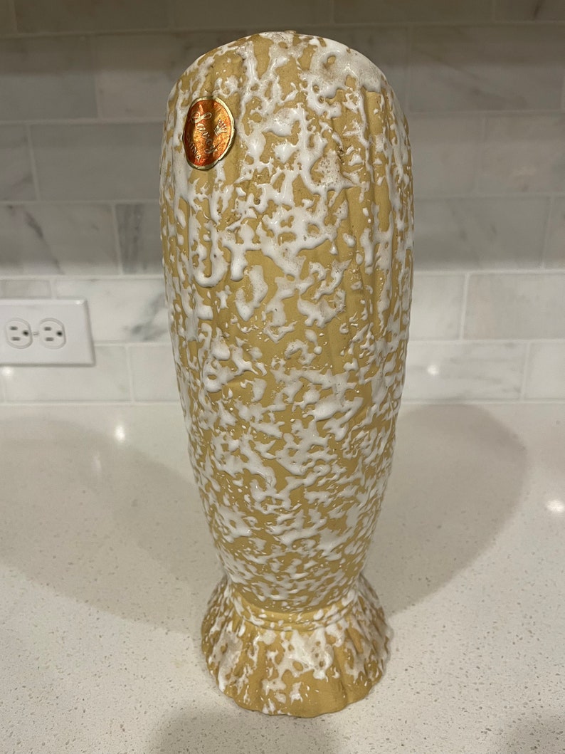 Vintage Mid Century Savoy Splatter Vase in Beige With White Splatters ...