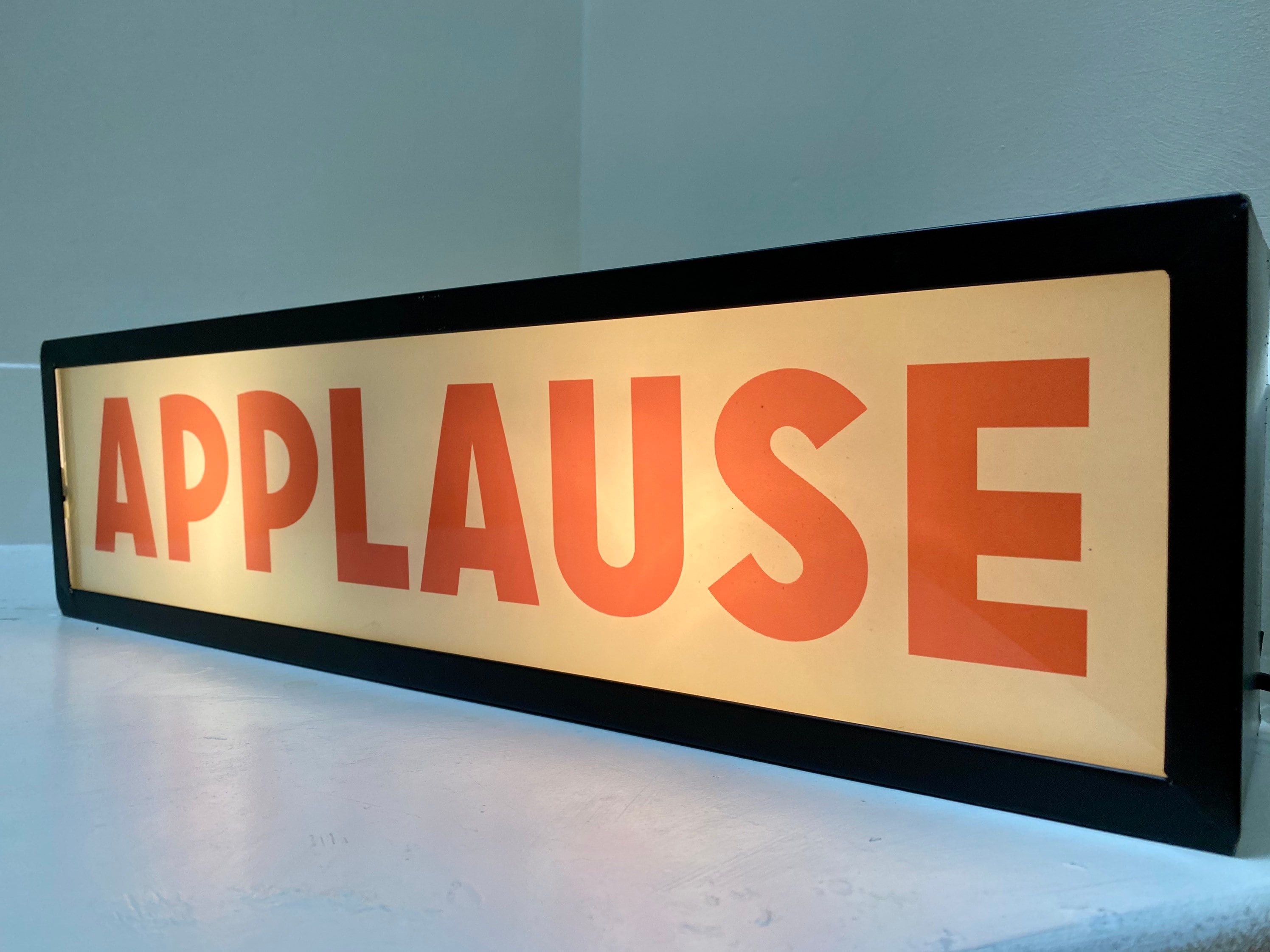 Applause Sign