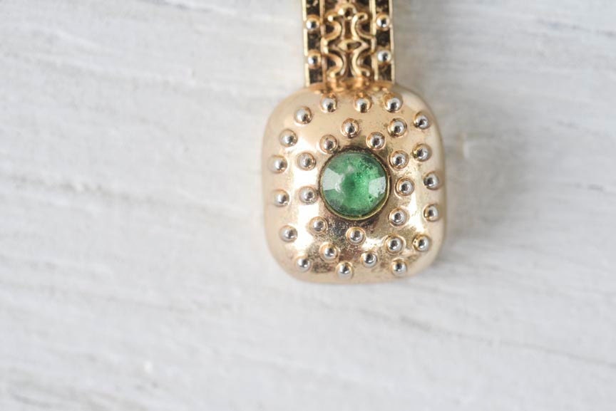 Green Stone Gold Dot Embossed Vintage Necklace - Etsy