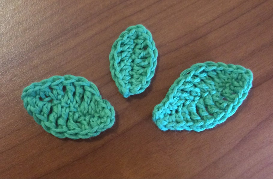 Crochet pattern roses and leaves in three different sizes | Etsy