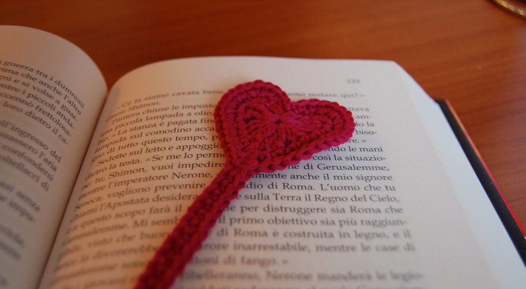 Crochet Heart Bookmark Pattern Valentine's Heart Book Mark Crochet ...