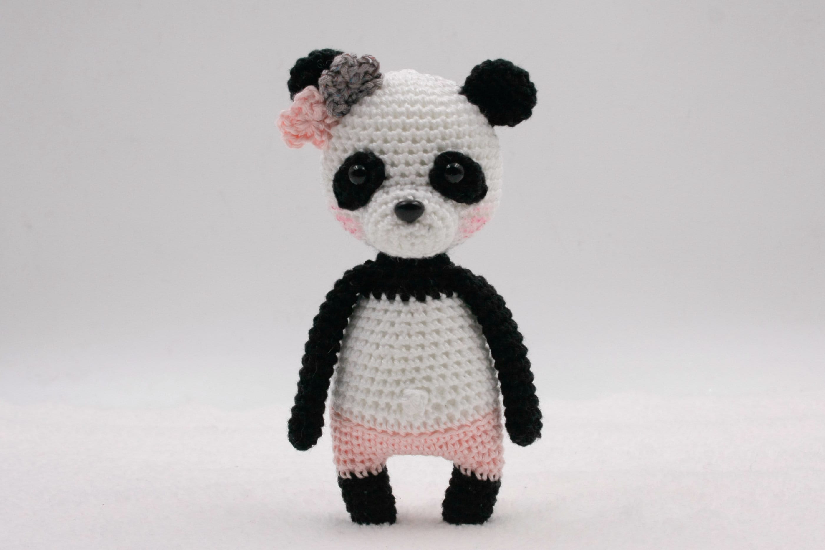 Crochet pattern: Andrea the mini panda | Etsy