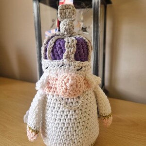 QUEEN CAMILLA Coronation Gonk - Crochet Pattern Only - US Terminology ...