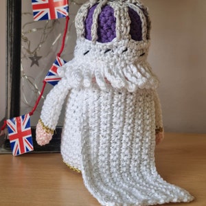 QUEEN CAMILLA Coronation Gonk - Crochet Pattern Only - US Terminology ...