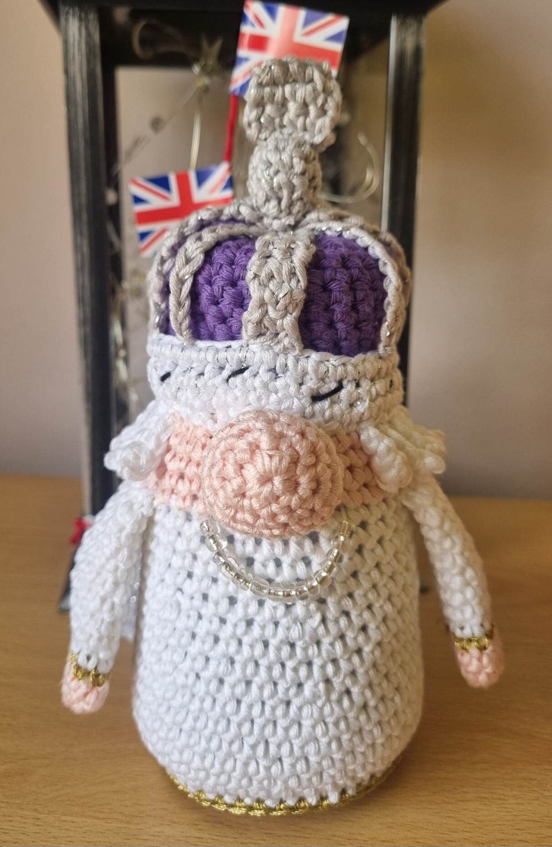 QUEEN CAMILLA Coronation Gonk - Crochet Pattern Only - US Terminology ...