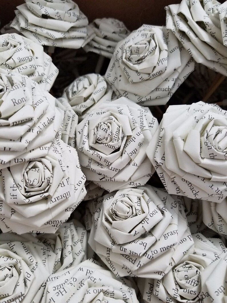 1 Dozen Book Page Roses Horror Book Page Flowers 12 Paper | Etsy