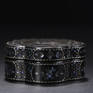 Handmade Carved Lacquerware Petal Jewelry Box Ornament, Rare in Shape ...
