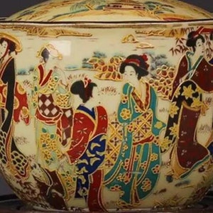 Chinese Old Handmade Carved Figure Jars, Jingdezhen Porcelain Ornaments ...