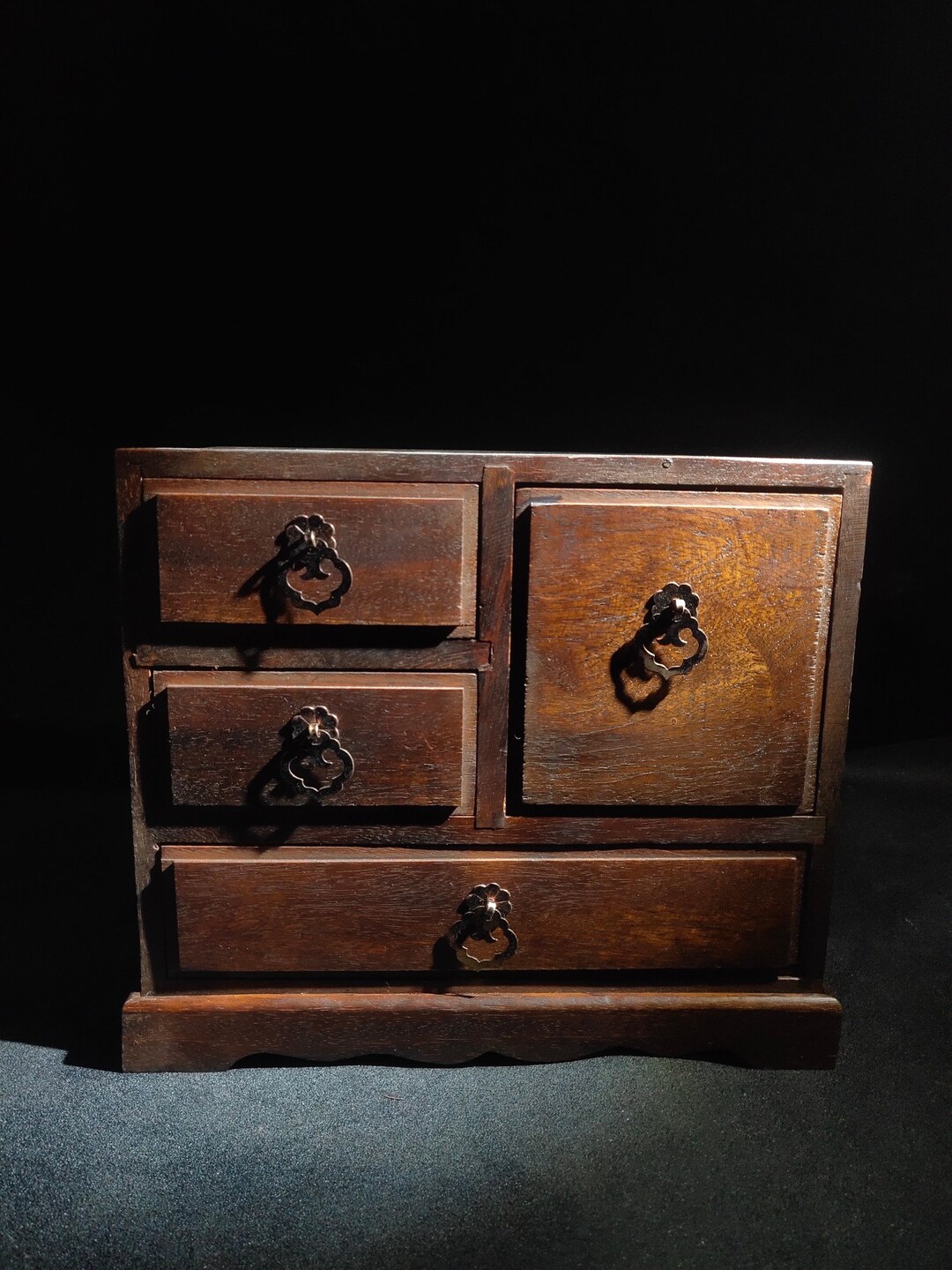 Chinese Antique Handmade Rosewood Inlaid Shell Flower and Bird Storage ...
