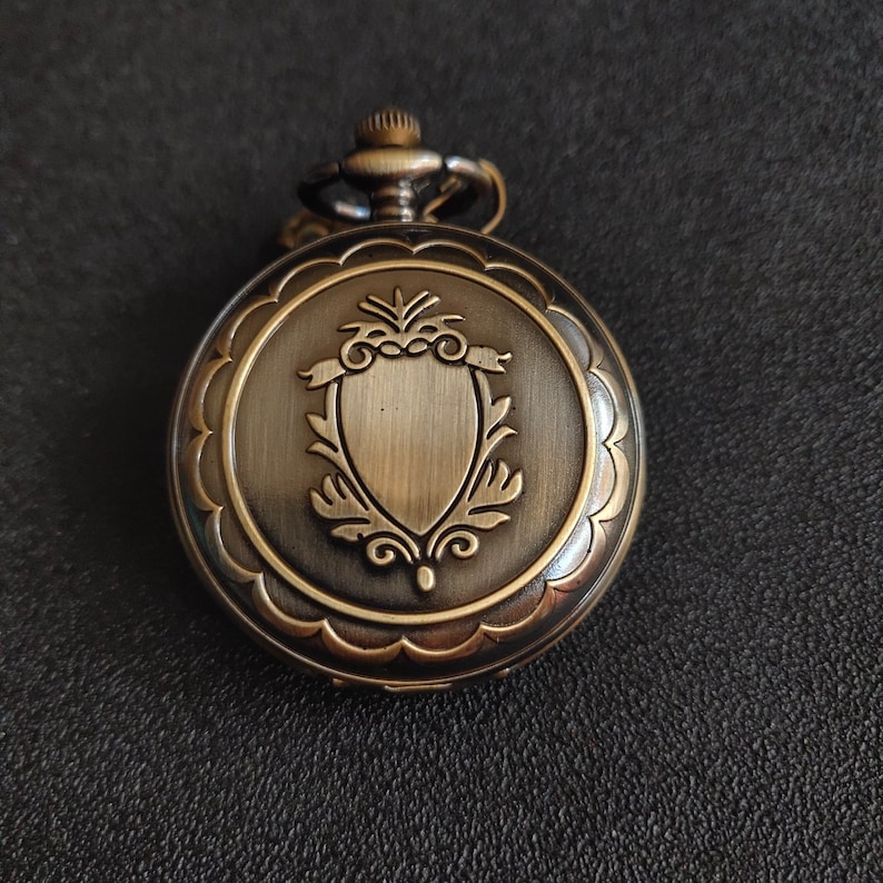 Old Handcrafted Copper Pocket Watches, Clocks, Exquisite Patterns ...