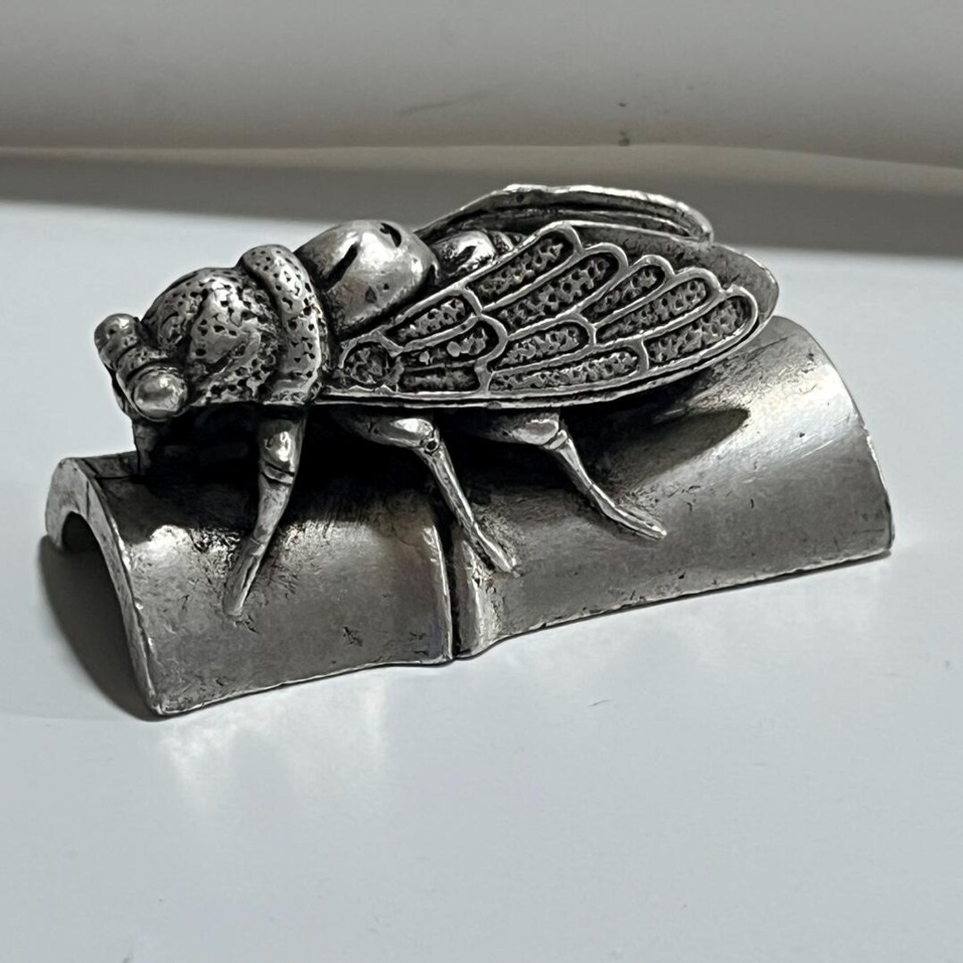 Chinese Hand Carved Tibetan Silver Cicada Statue Paperweight Ornament ...