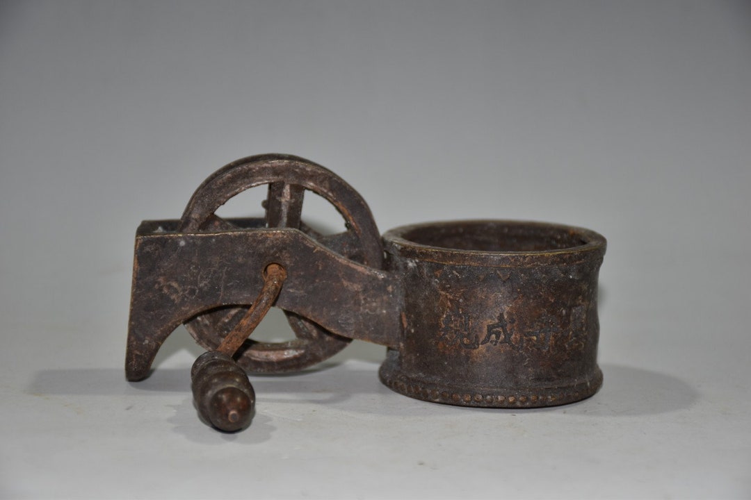 Chinese Handmade Carved Copper Circular Ink Bucket Ornaments, Exquisite ...