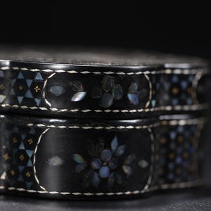 Handmade Carved Lacquerware Petal Jewelry Box Ornament, Rare in Shape ...