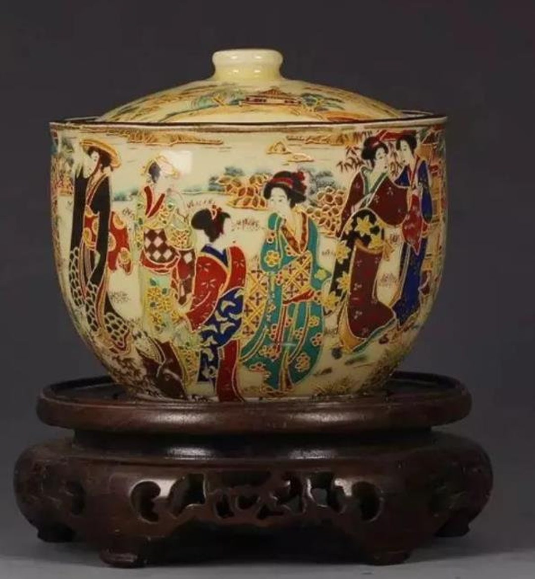 Chinese Old Handmade Carved Figure Jars, Jingdezhen Porcelain Ornaments ...