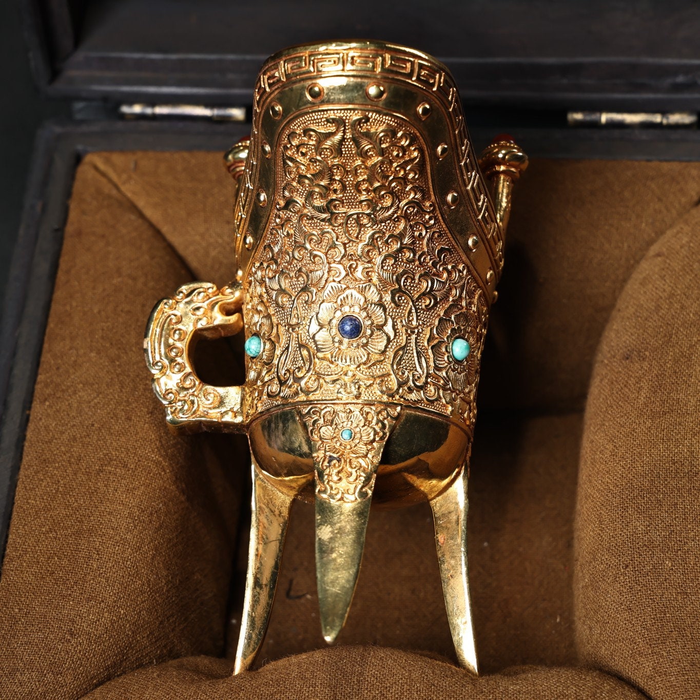 Copper Gold-plated Gemstone Triangular Wine Glass, Paired With an Old ...