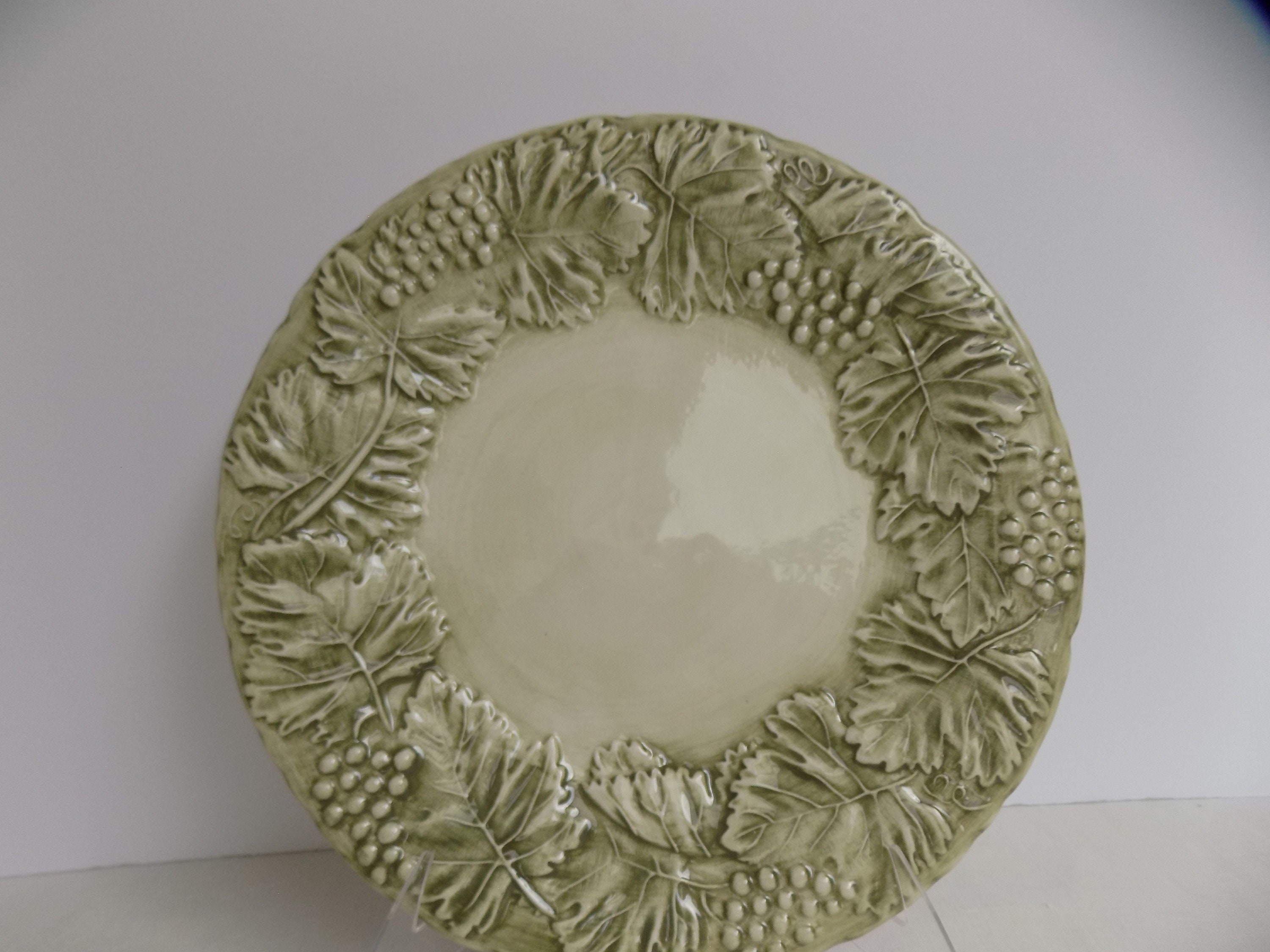 William Sonoma Napa Sage Green Plates Embossed Grape Leaf Design Set of ...
