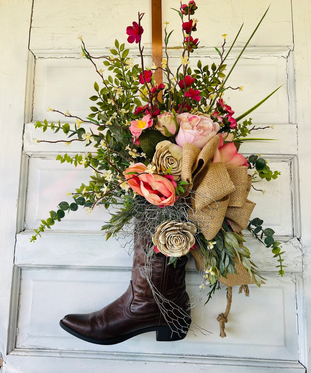 Cowboy Boot Spring Wreath With Chicken Wire Bow - Cowgirl Summer Wreath ...