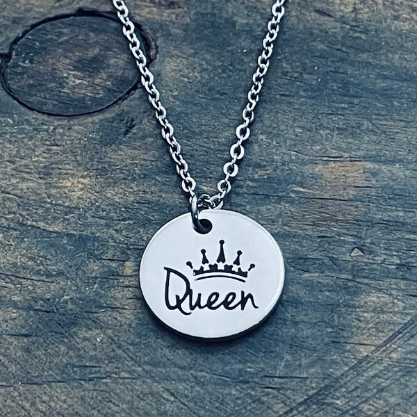 Queen Necklace - Etsy