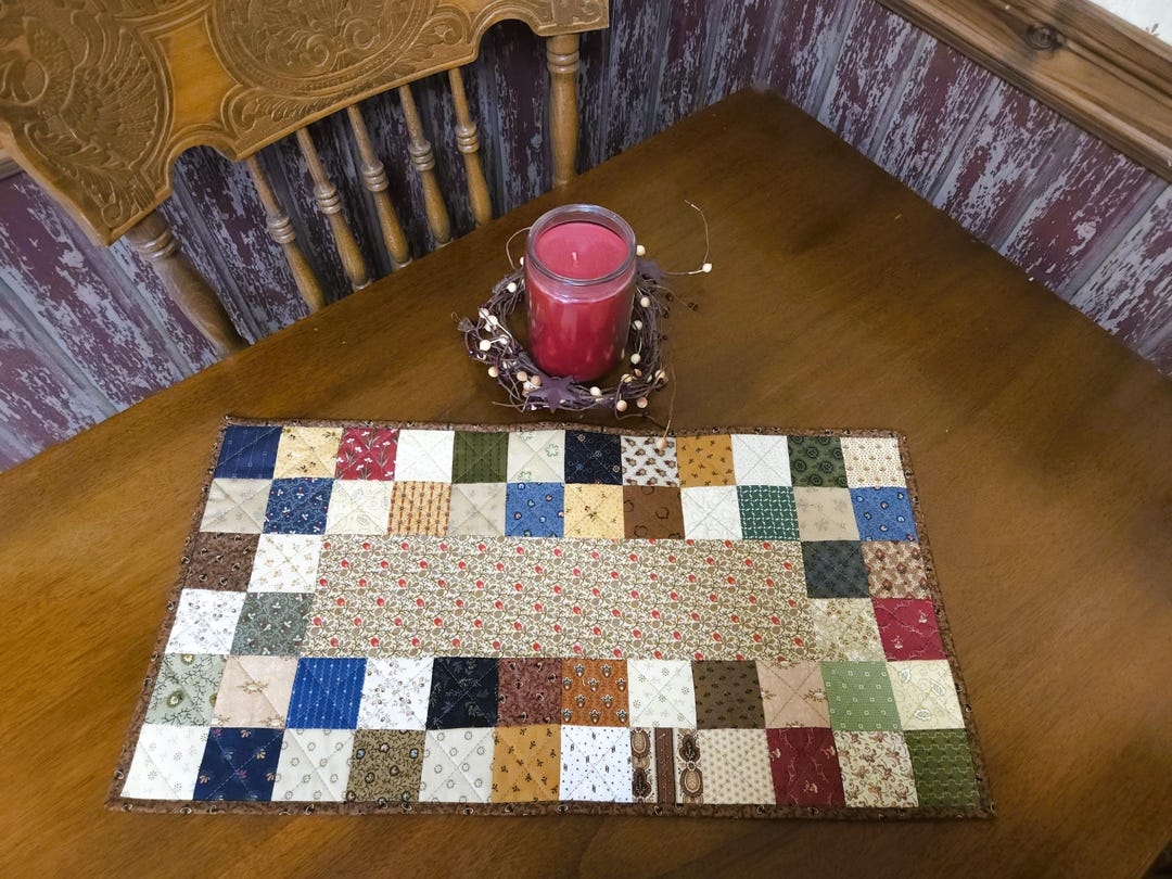Quilted Table Runner / Country Table Runner / Farmhouse Table Mat ...
