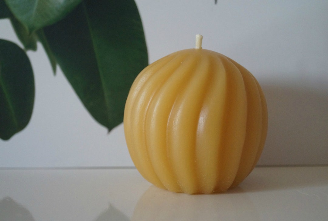 Pure Beeswax Round Swirl Candle, Round Candles, Round Beeswax Candle ...
