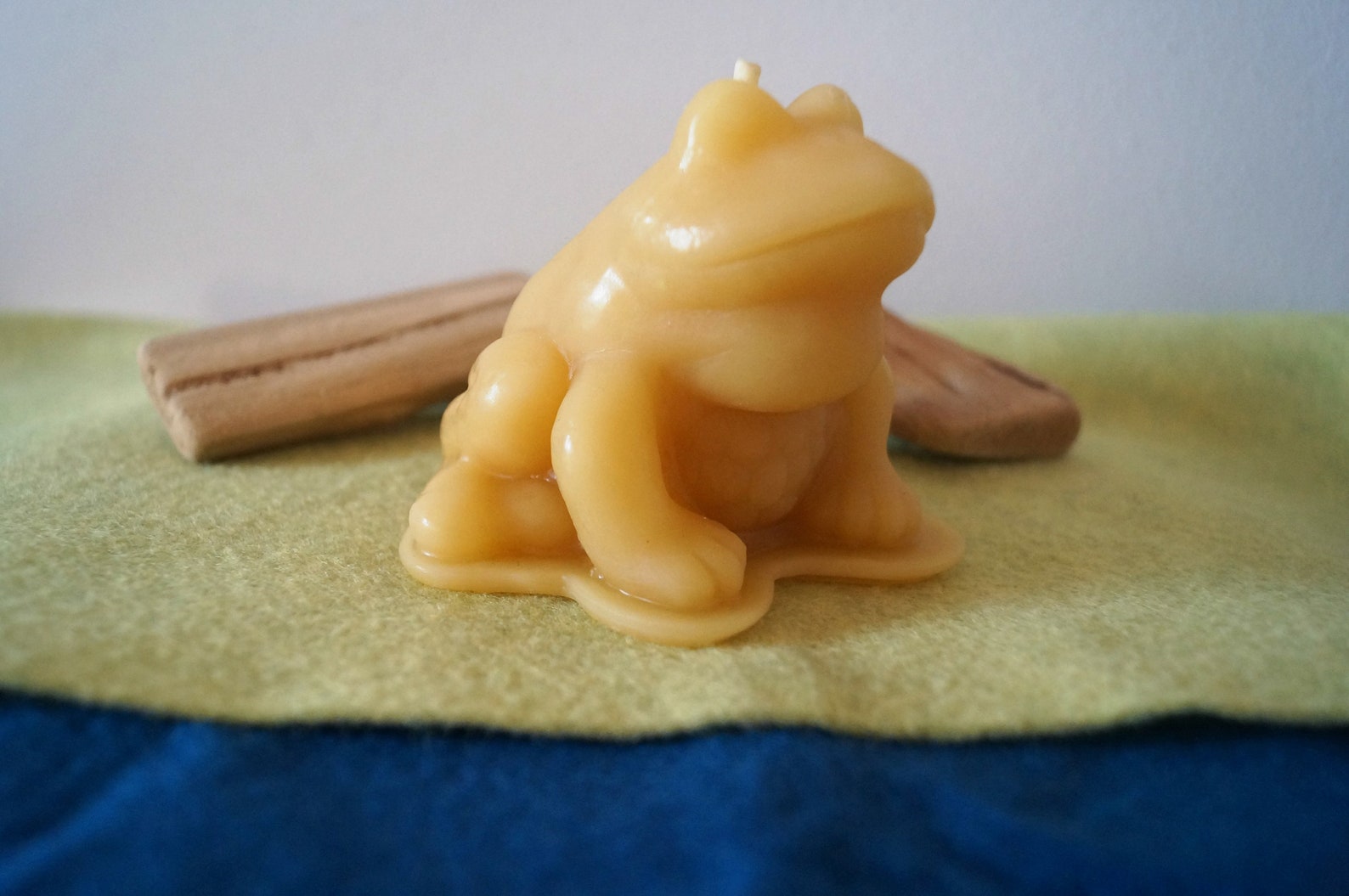 Pure Beeswax Frog Candle Frog Gifts Frog Figurine Toad - Etsy