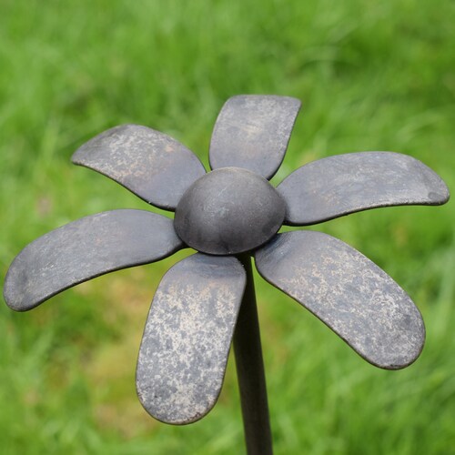 Thistle Garden Sculpture Metal Thistle Gift Flower Garden - Etsy UK