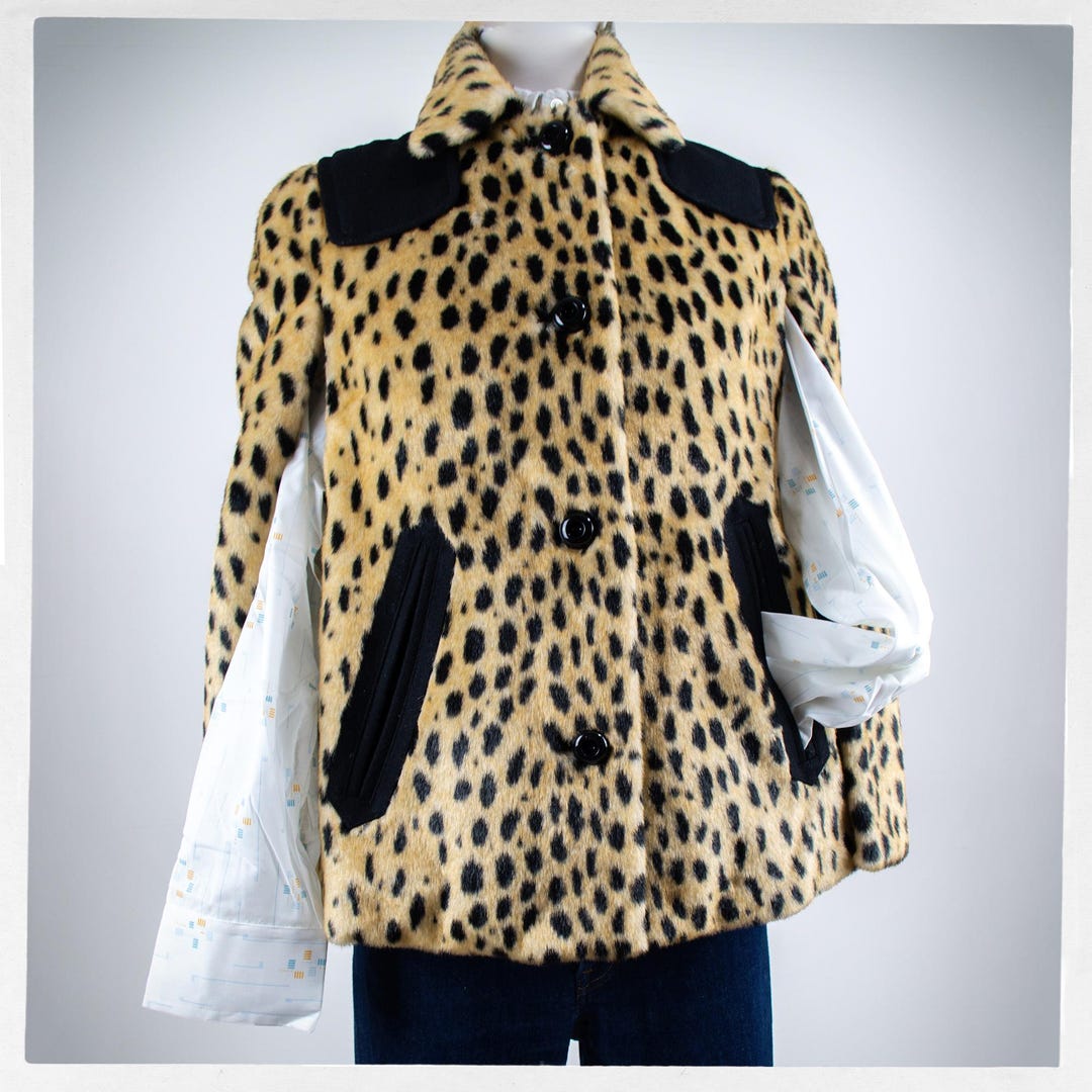 90s Leopard Print Cape, 90s Glam Fashion, JUICY COUTURE, Y2K Fashion ...
