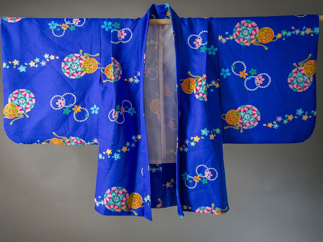 Half Kimono With Vibrant Pattern, Lovely Sartorialist Kimono in ...