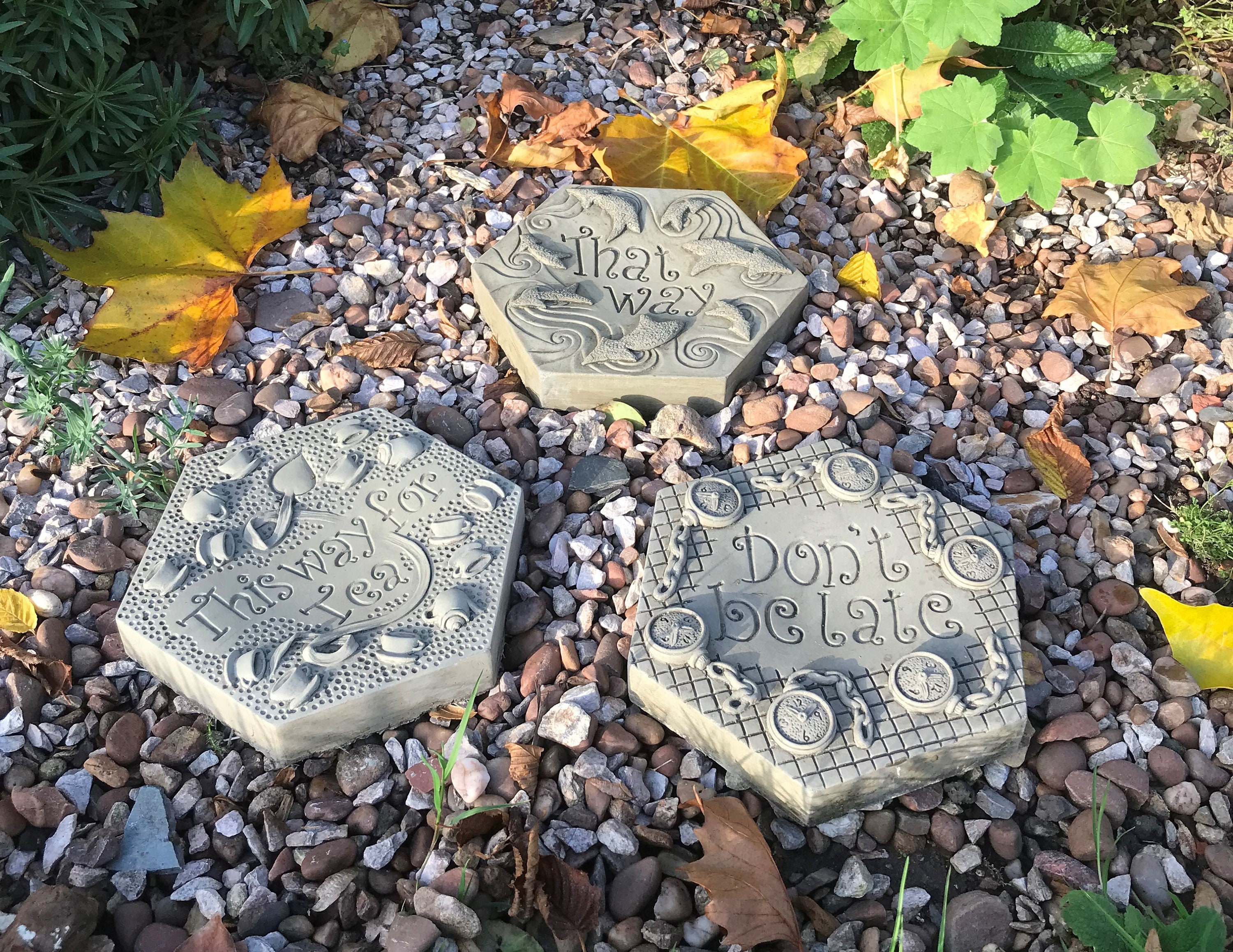 Alice in Wonderland Insect Drinkers Stepping Stones Set, 3 Pieces Stone ...