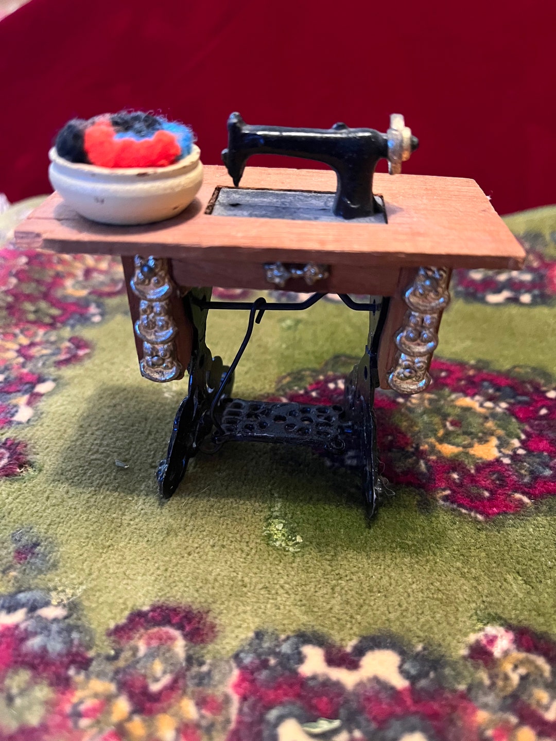 Bintage Wood and Metal Sewing Machine With Working Treadle - Etsy