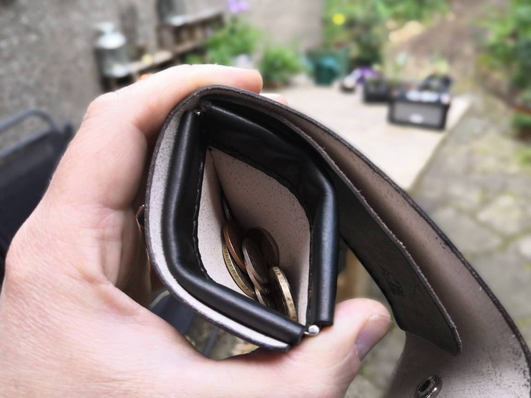 Wallet With Squeeze Frame Coin Pouch and Space for Notes. - Etsy