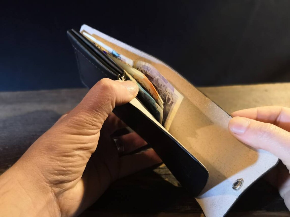 Wallet With Squeeze Frame Coin Pouch and Space for Notes. - Etsy UK