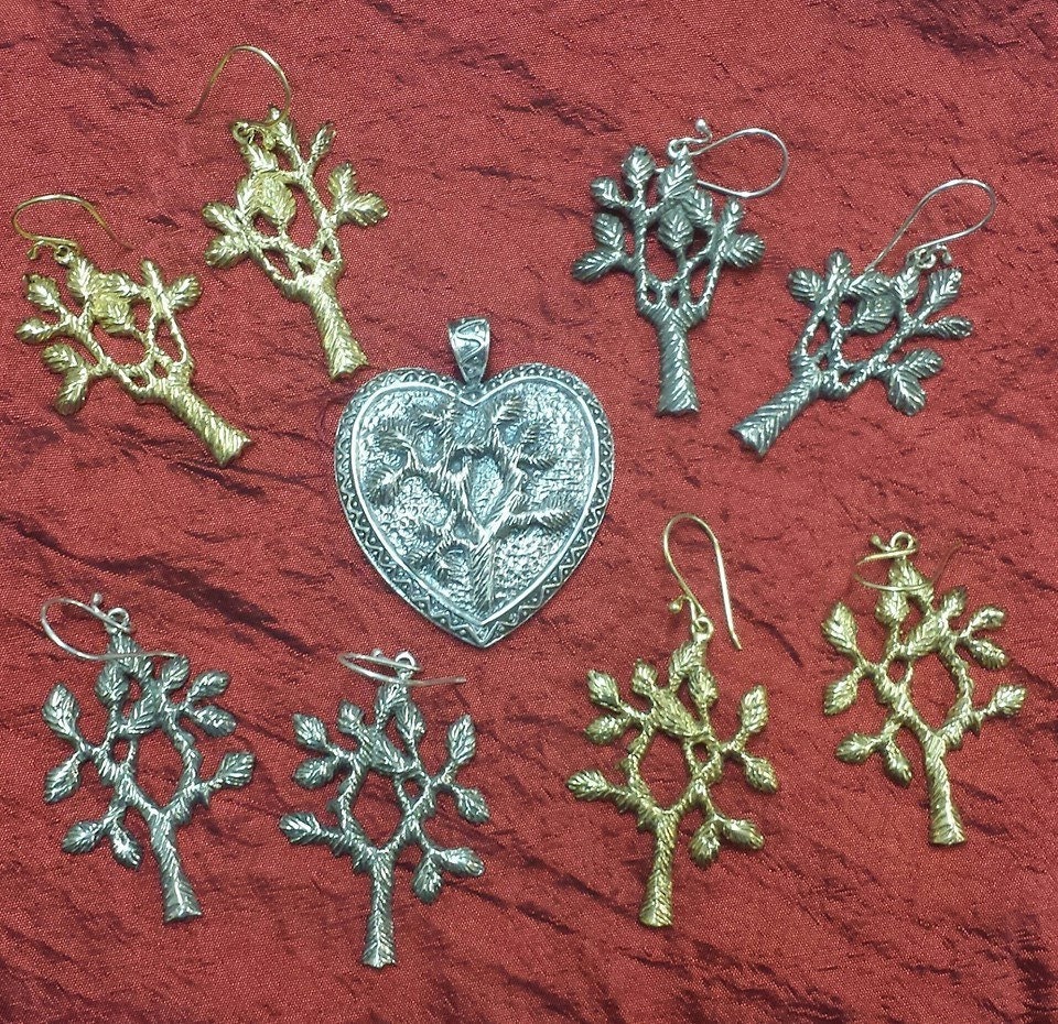 Heart of the Hi-desert™ Joshua Tree Signature Pendant - Etsy