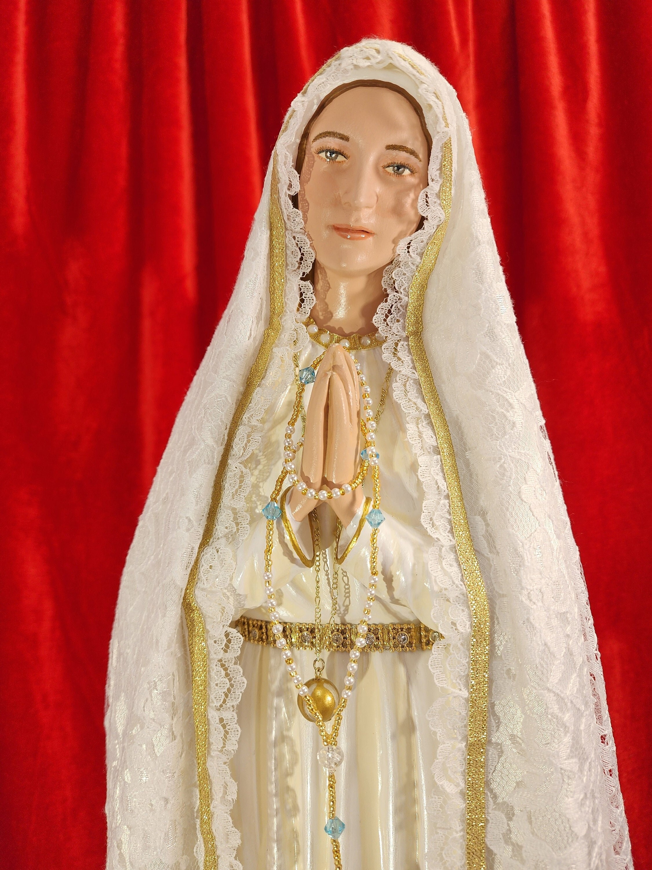 Our Lady of Fatima with gold plated/metal jeweled crown 26 Pilgrim Virgin
