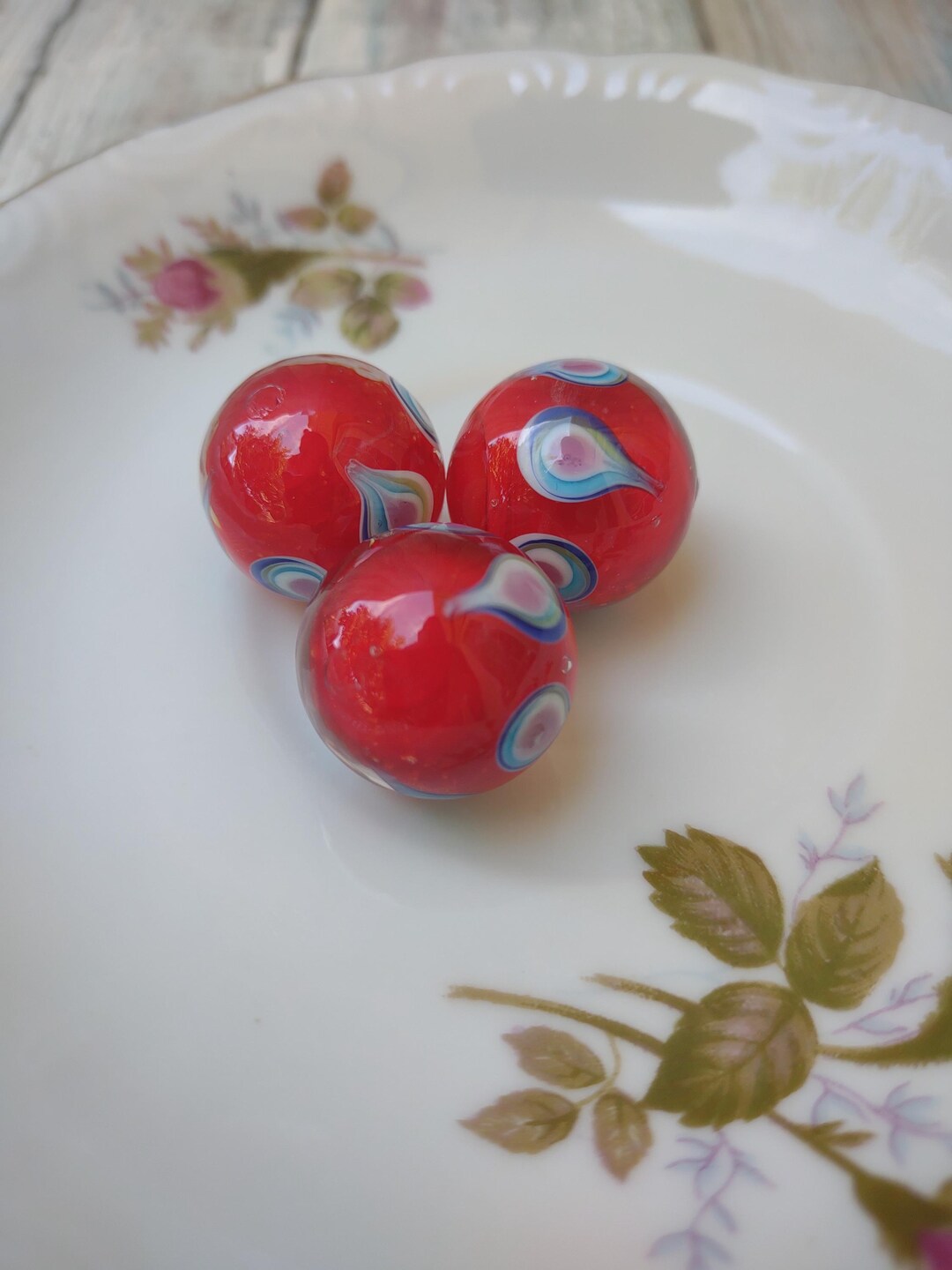 Namaste Glass Marbles, 22mm Collector Marbles, Red With Paisley Flowers ...