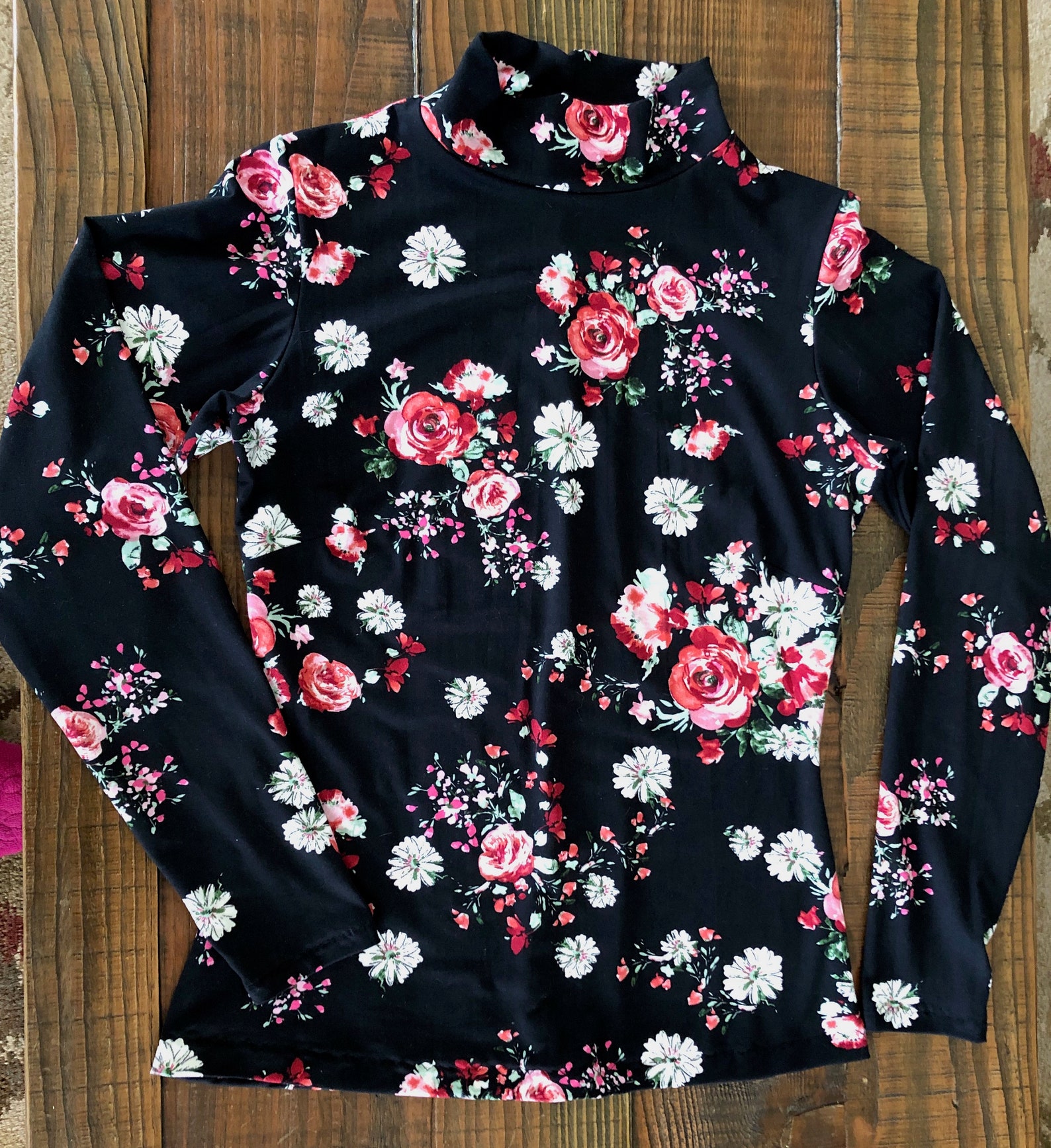 Hourglass Patterns©: Mock Neck Top With Long Sleeve and Bust Darts ...