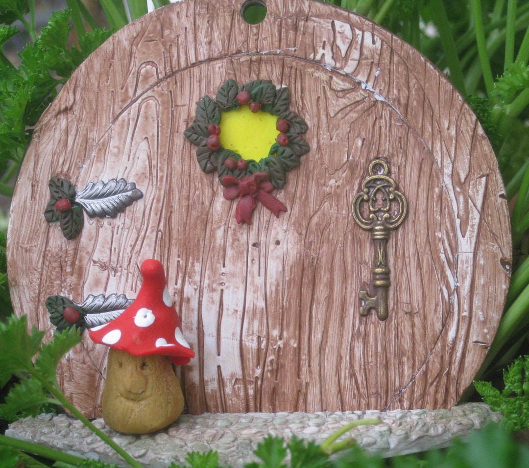 Tiny Round Fairy Door: Perfect for Tree Decoration or Fairy Garden ...