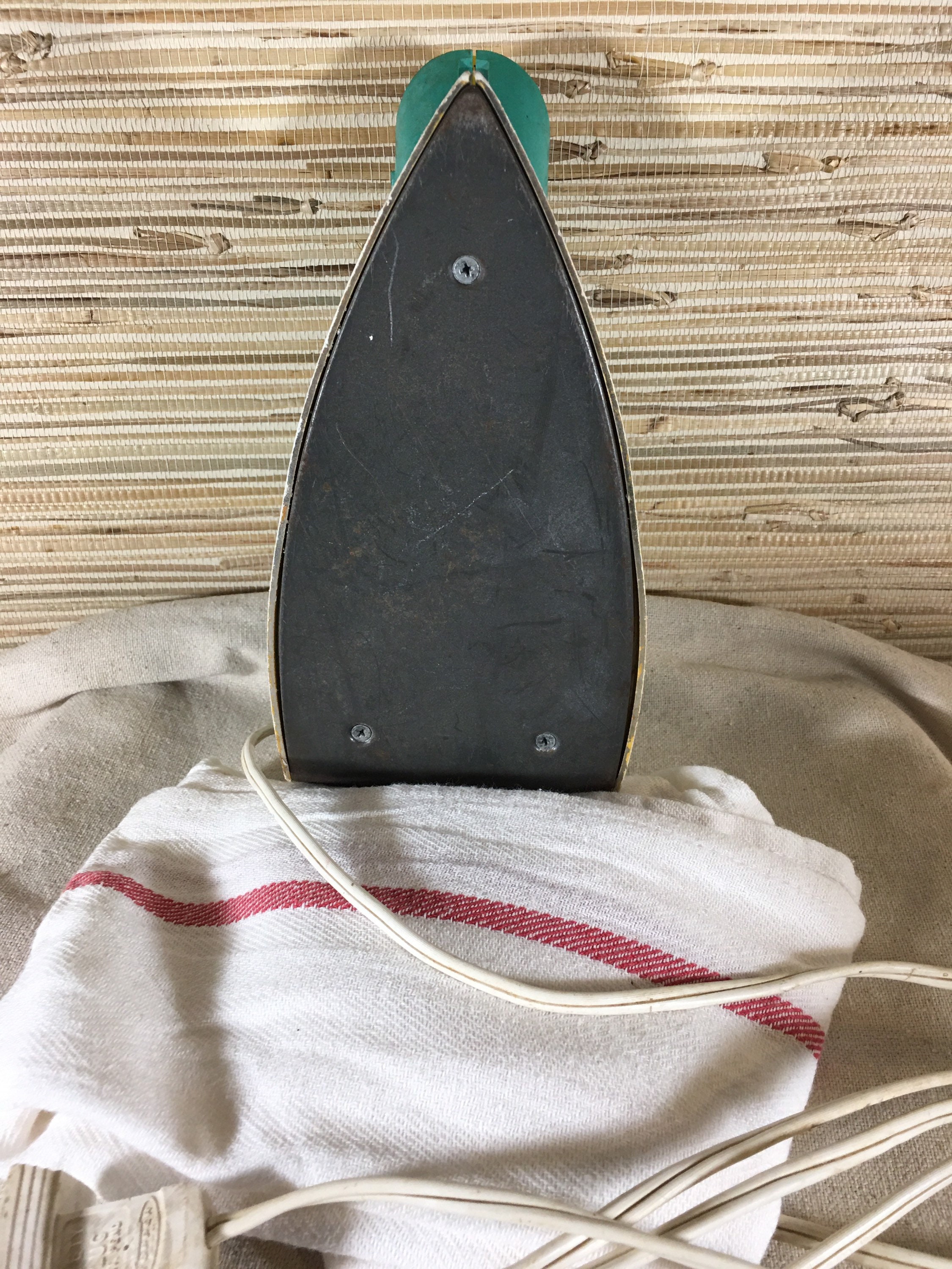 Vintage Suzy Homemaker Iron - Etsy