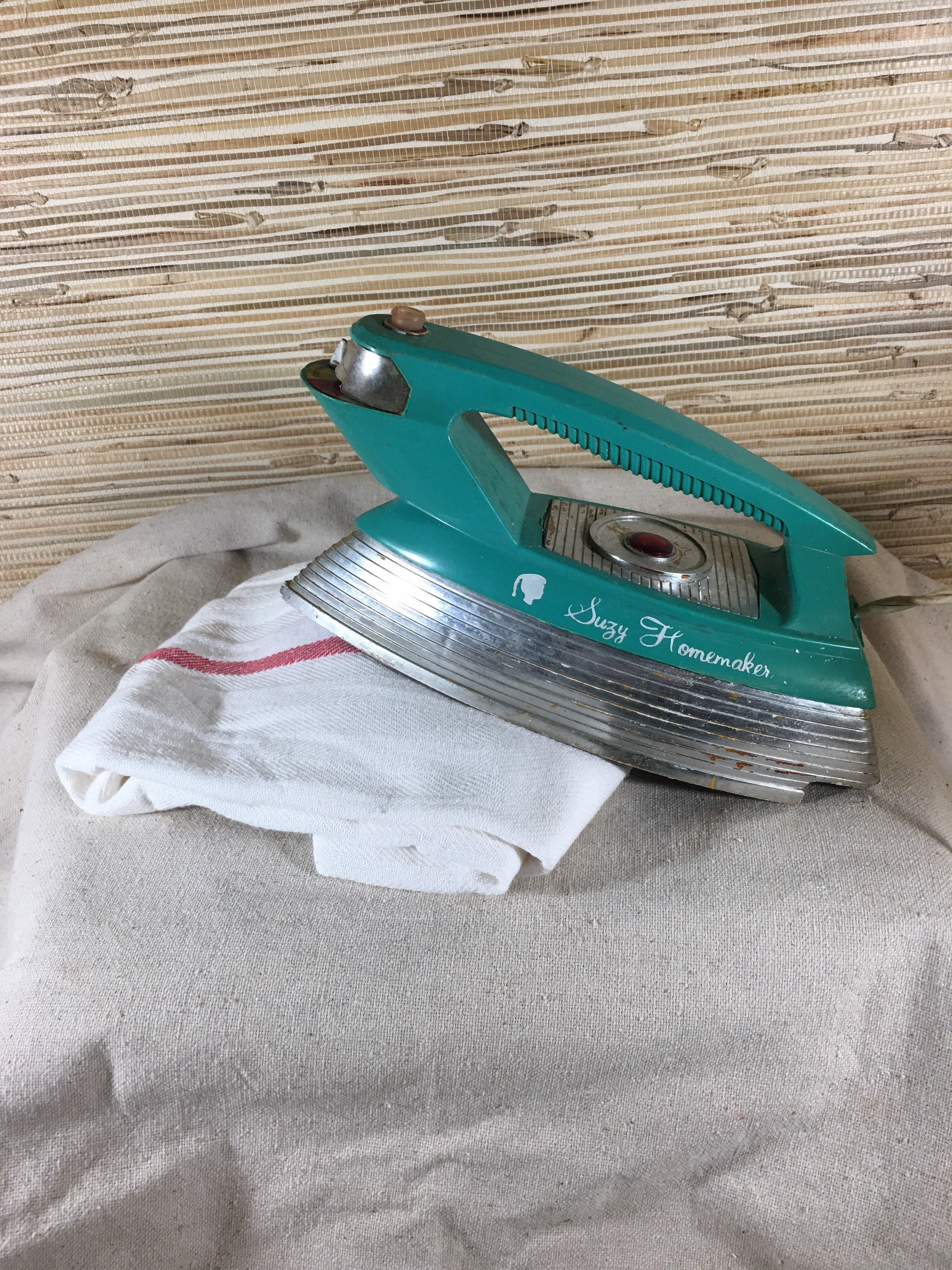 Vintage Suzy Homemaker Iron - Etsy