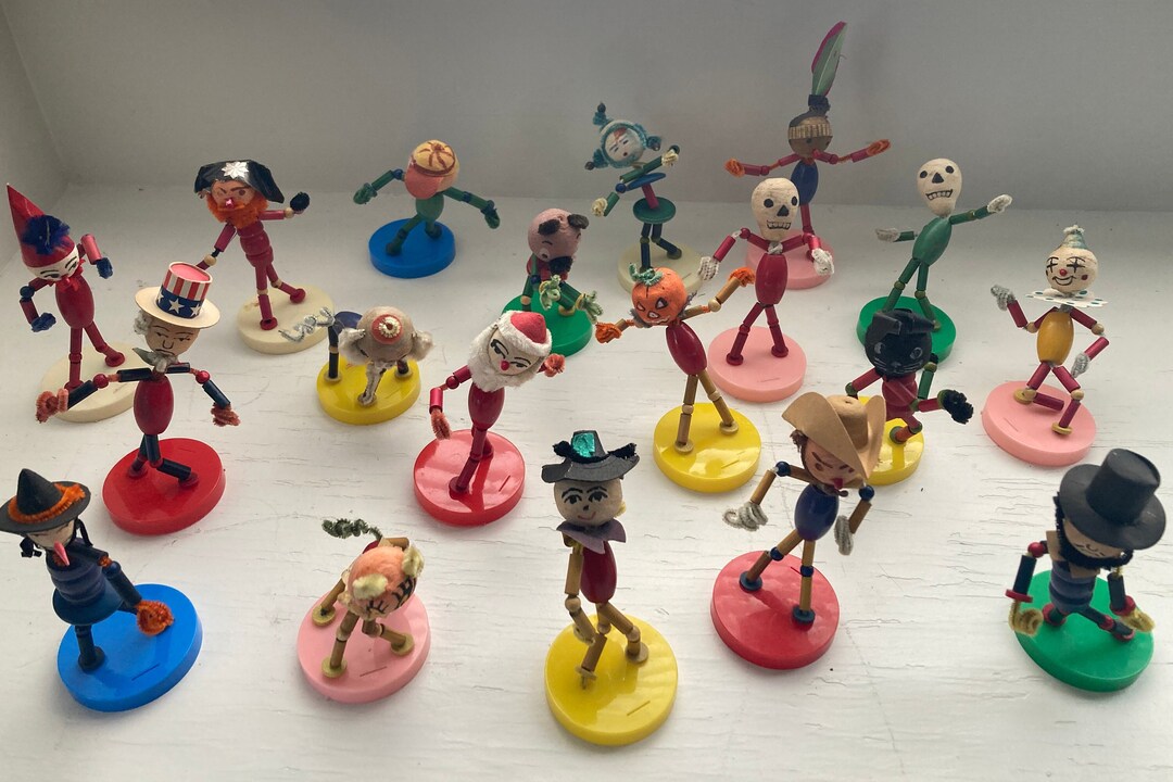 19 Vintage Chenille Pipe Cleaner Toy Figures - Arts and Crafts - 1940s ...