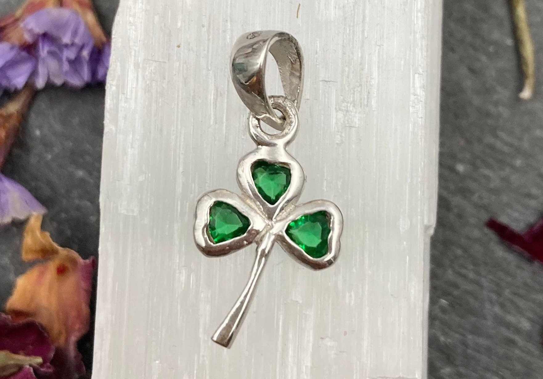 Sterling Silver Shamrock with Green Stones Shamrock Pendant - Etsy.de
