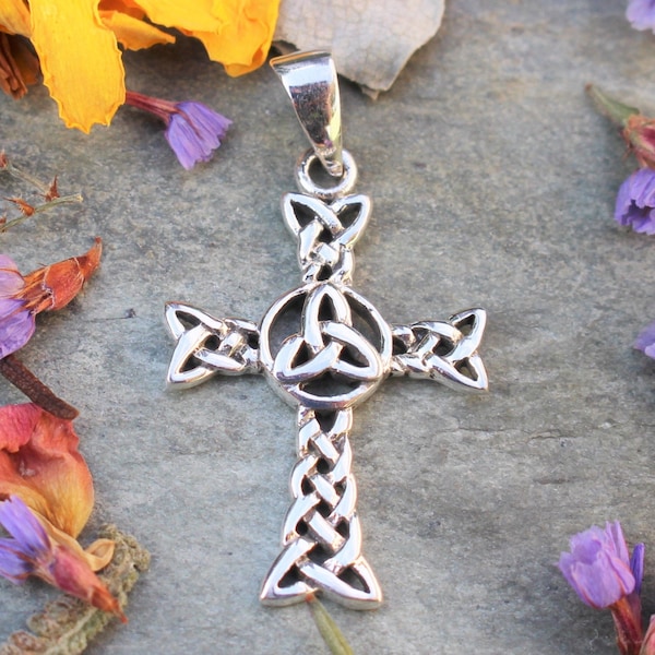 Celtic Knot Cross Pendant - Etsy