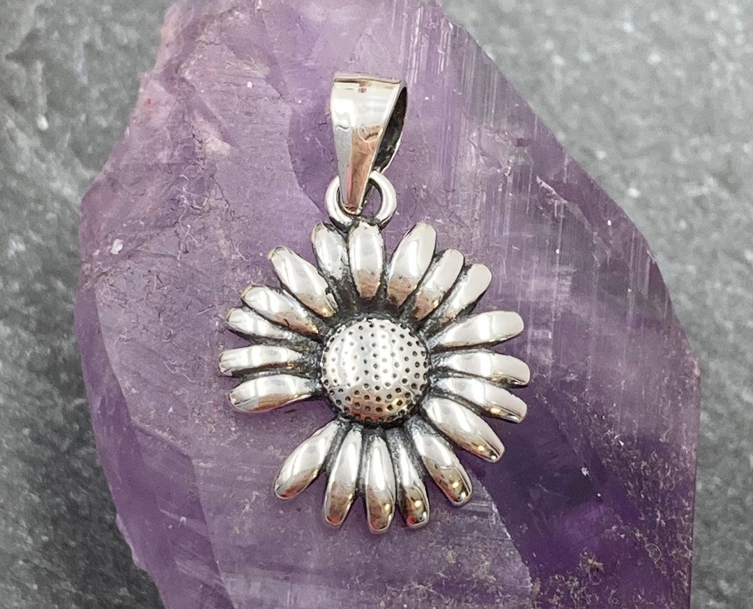Sterling Silver Daisy Pendant: Floral Necklace Charm - Etsy