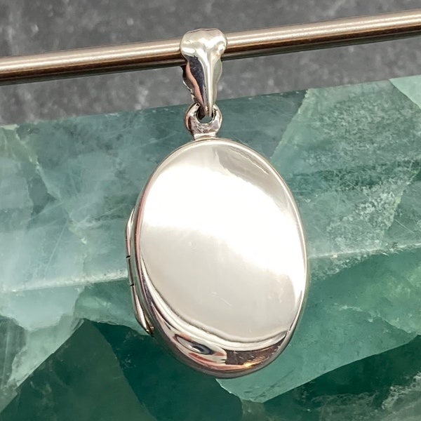 Large Oval Locket - Etsy