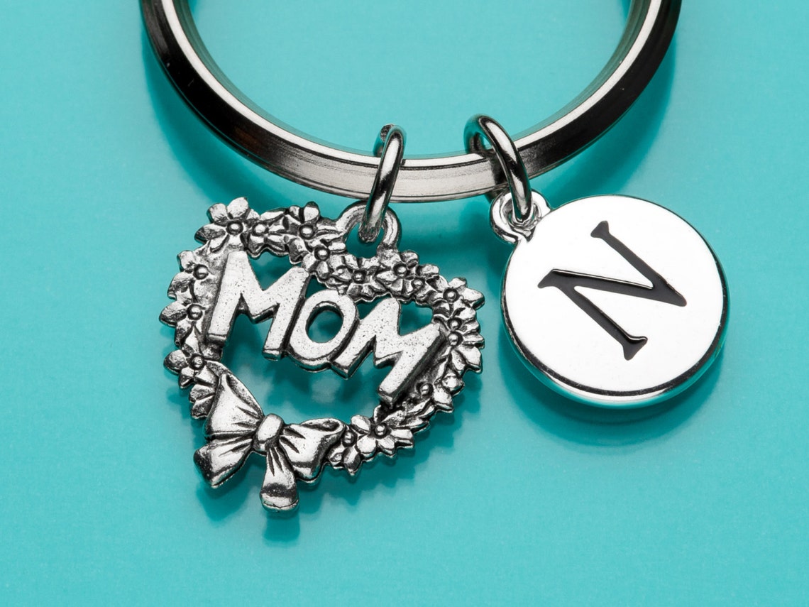 Mom Keychain, Mom Key Ring, Mom Wreath, Mom Heart, Initial Keychain ...