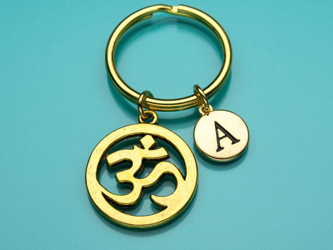 Om Symbol Keychain, Gold Om Symbol Key Ring, Yoga Charm, Initial ...